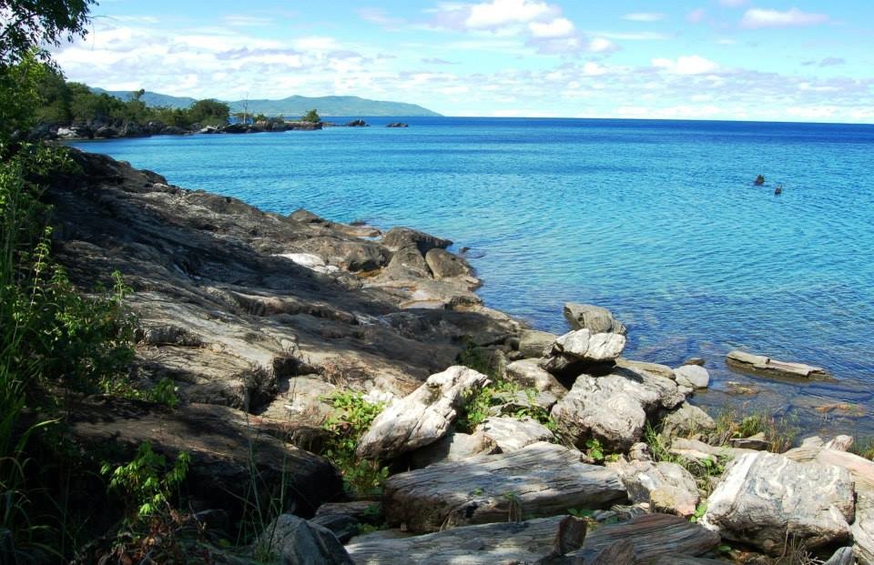 No Lago Niassa - Nenhures