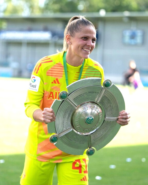 Bayern Munique confirma saída de Anna Wellmann, que ruma ao Sporting ...