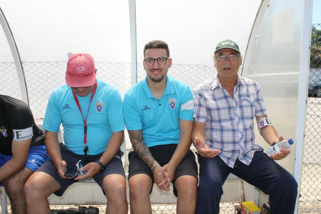 FUTEBOL »O VETERANO ALBERTO MANUEL DE SAÍDA DO C.D. COVA DA PIEDADE ...